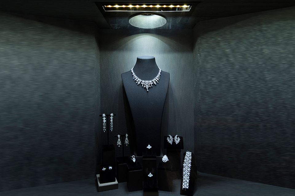 Jewellery Showcase Design Company | DG Display Showcase