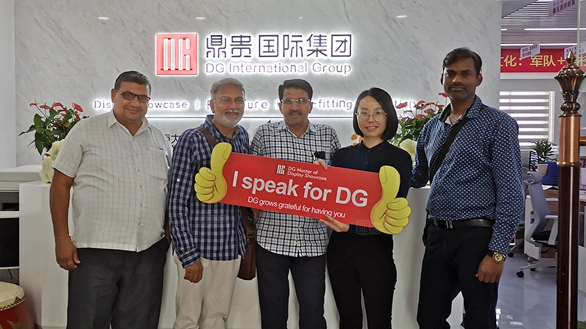 Professional Custom Display Showcase Factory