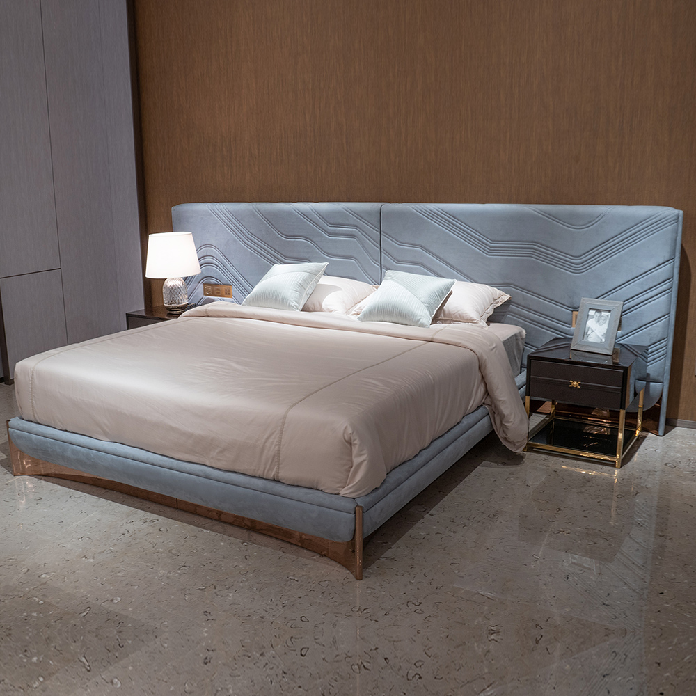 Modern Wide Screen Bed for Contemporary Bedrooms WH318B10 | Ekar Furniture