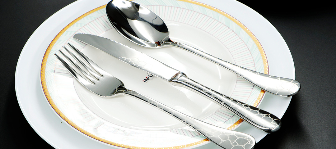 The History of Knives, Forks and Spoons | Infull Cutlery
