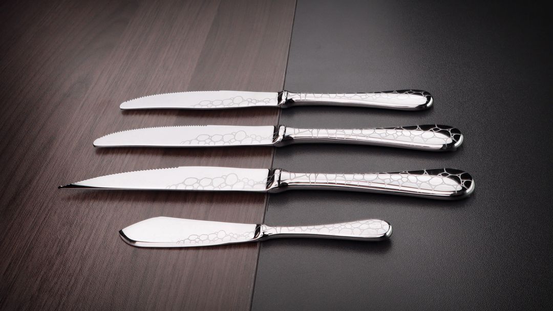 Differentiation of Master Butter Knife and Butter Spreader Infull Cutlery