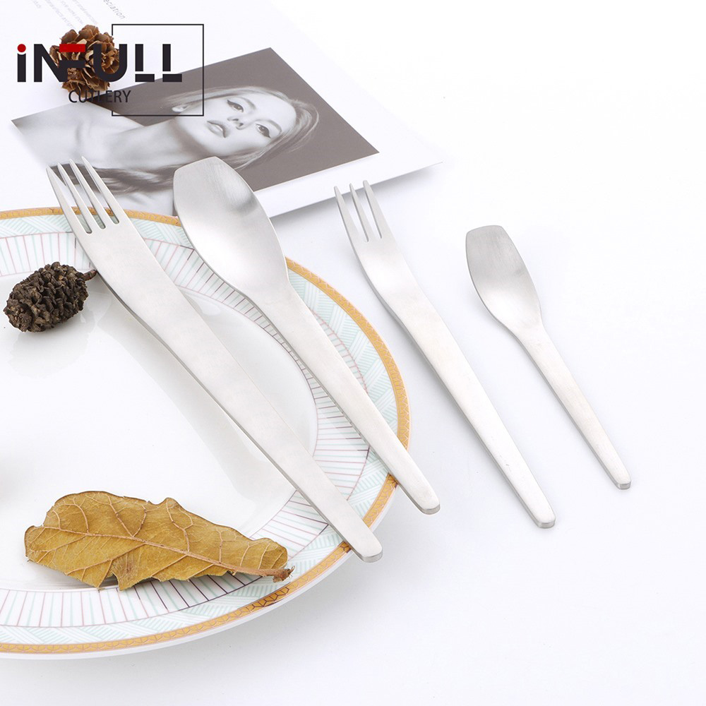 New Design Flat Handle Cutlery Set Silver Forks Spoons