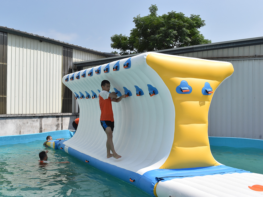 Durable Inflatable Climbing Wall With TUV Certificate - Rough Path
