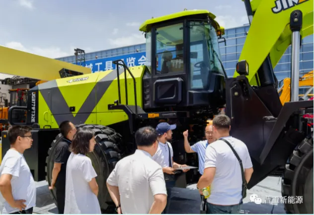 Jingong Machinery witnessed the world's first electric forklift loader - JGM Machine