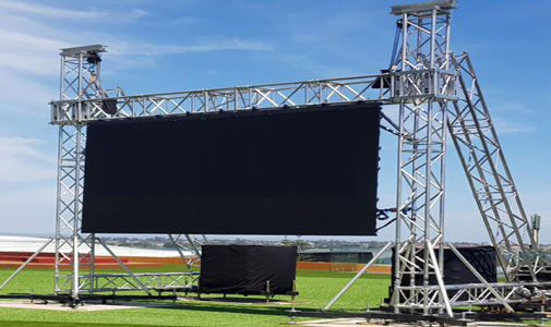 Großer LED-Bildschirm für den Außenbereich in Neuseeland ist im Bau ...