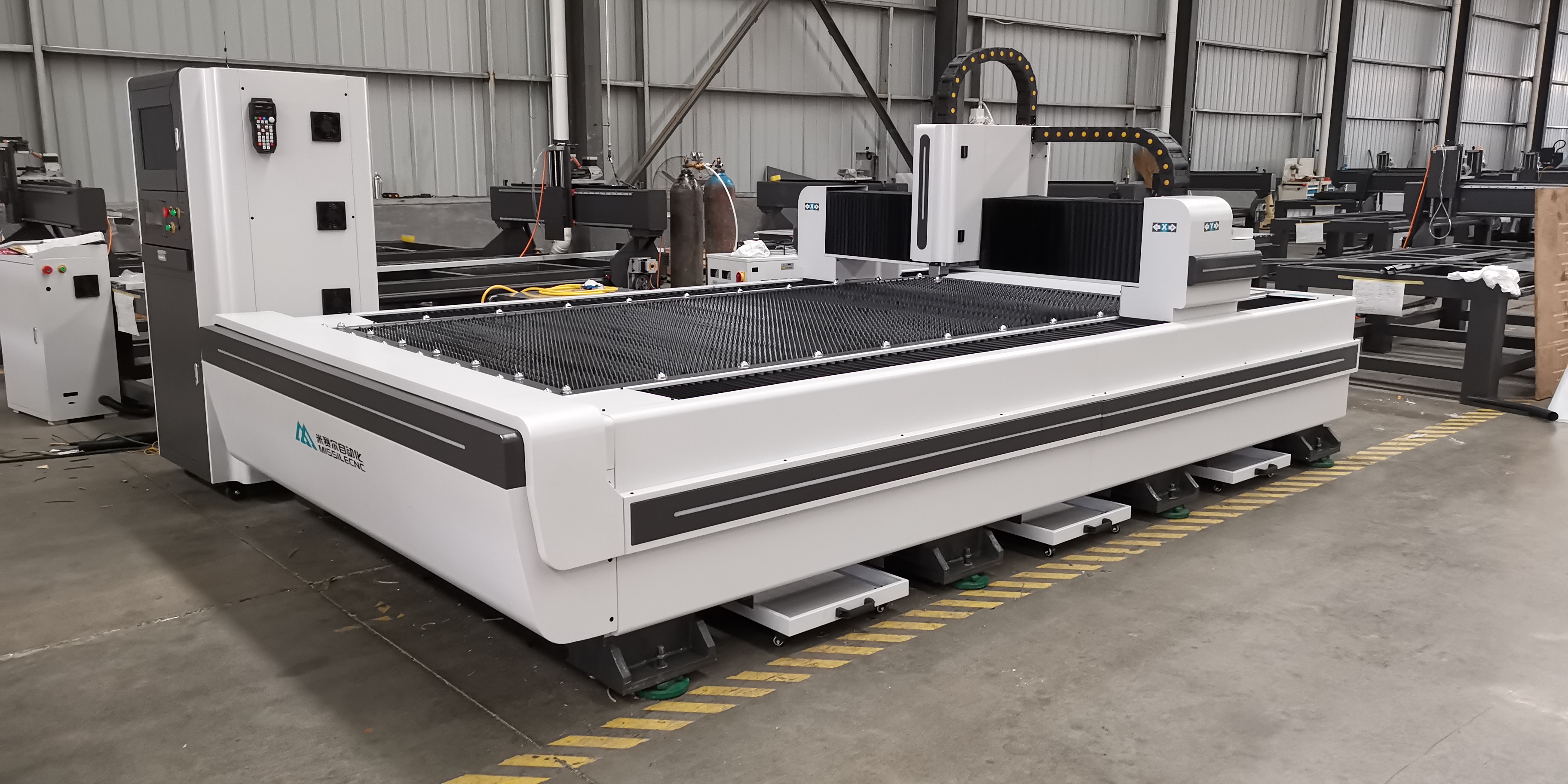 Custom Cnc Fiber Laser Cutting Machine Manufacturer | Missile Cnc