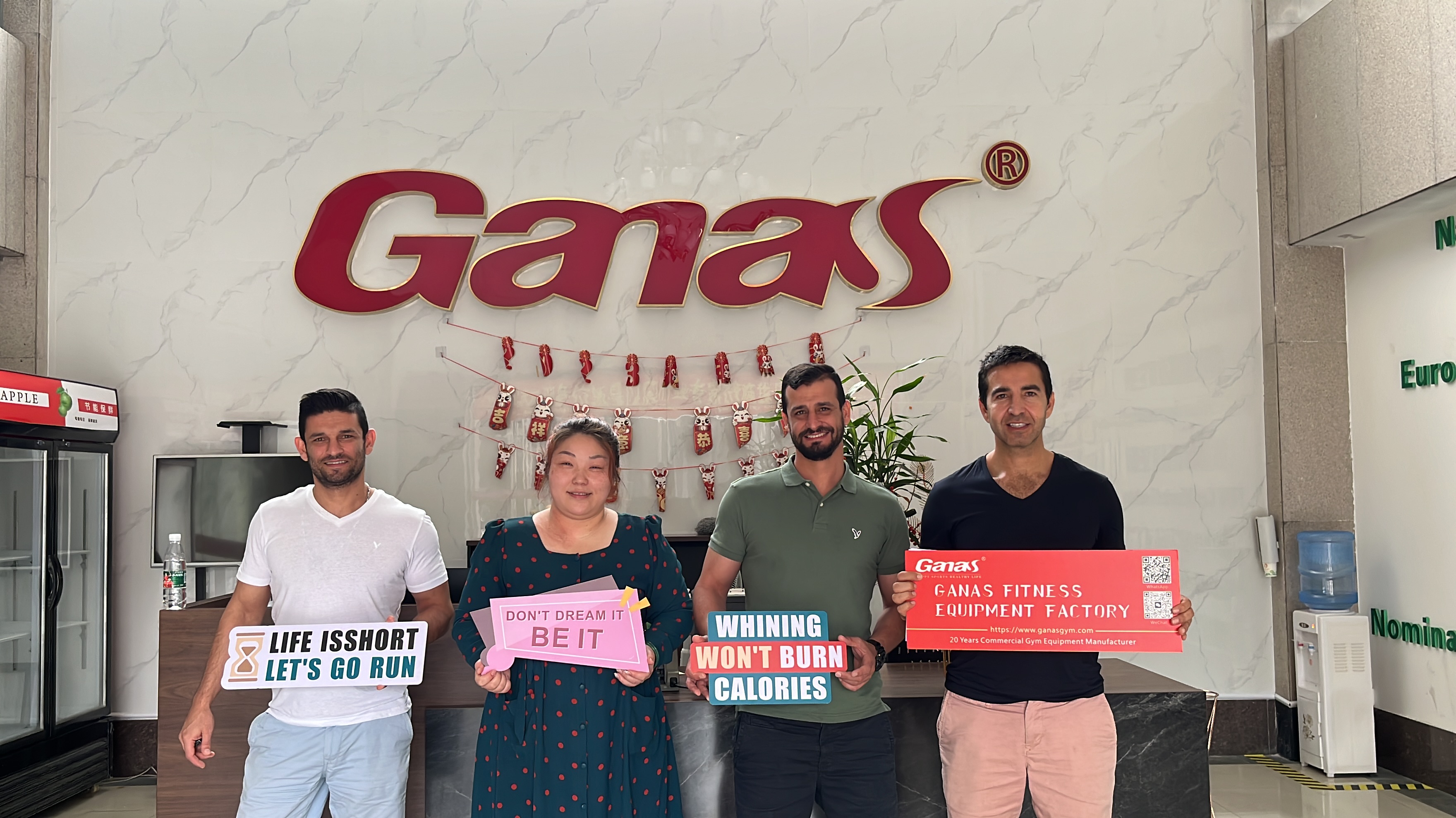 ABOUT US | GANAS