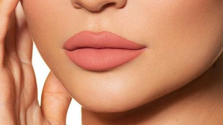 Everything You Should Know about Natural Lip Liners | Banffee Makeup