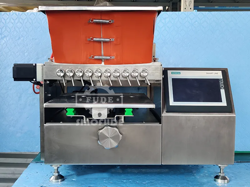 Baby servo control gummy candy machine for experiment | SINOFUDE
