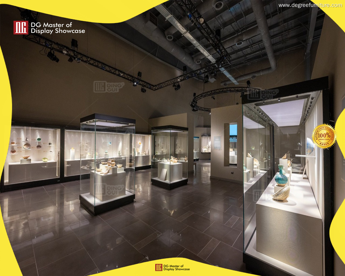 DG Master | top museum table display cases top brand
