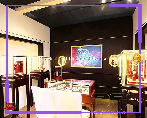 Watch Showcase suppliers at Wholesale Prices | DG Display Showcase