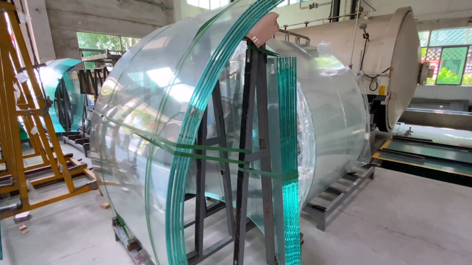 Customized Curved Tempered Laminated glass manufacturers From China ...